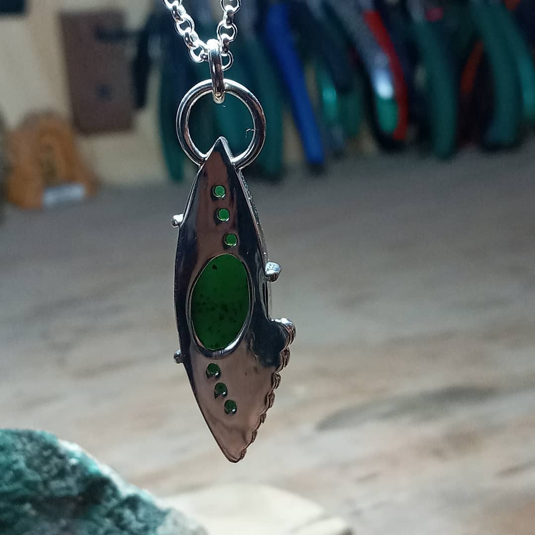 Colgante de jade en Plata 950 – Joyas Kaicura
